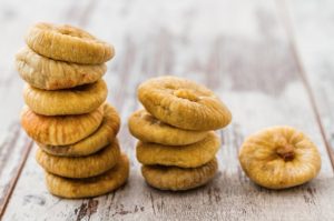 Higos secos: beneficios y propiedades. Cuántos comer al día - Natursan